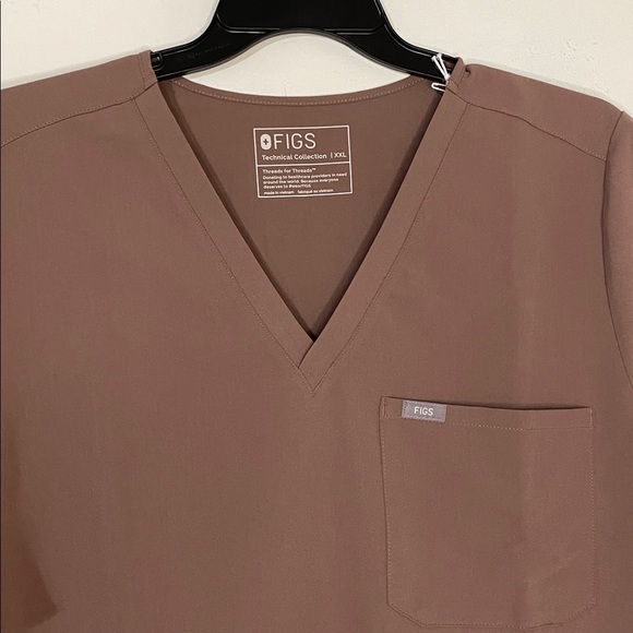 Figs | Tops | Nwt Figs Catarina Onepocket Smokey Taupe Scrub Top Xxl ...